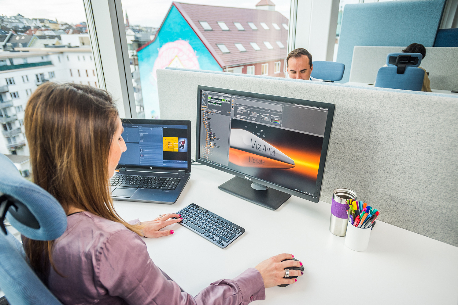 World-class graphics for everyone; Vizrt to give away Viz Artist design ...